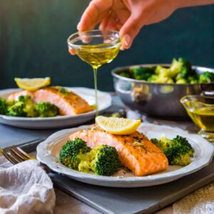 Baked Salmon with Steamed Broccoli – healthyeatingguru.com